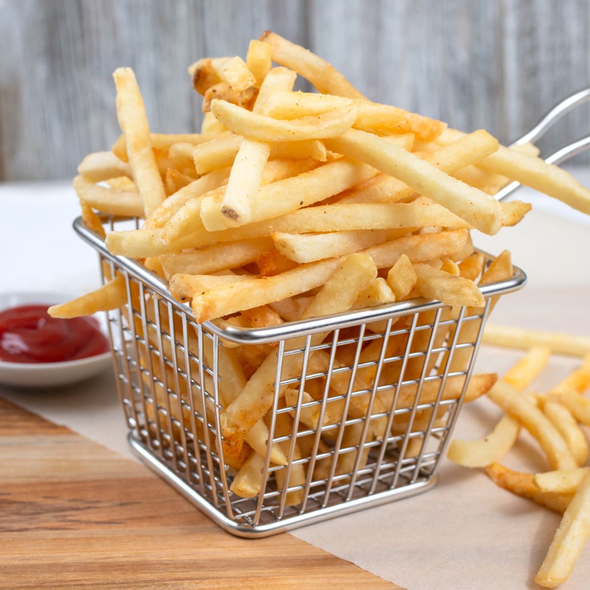 Should Cats Eat French Fries? Or Are They Toxic? - Bark n Purr Duo
